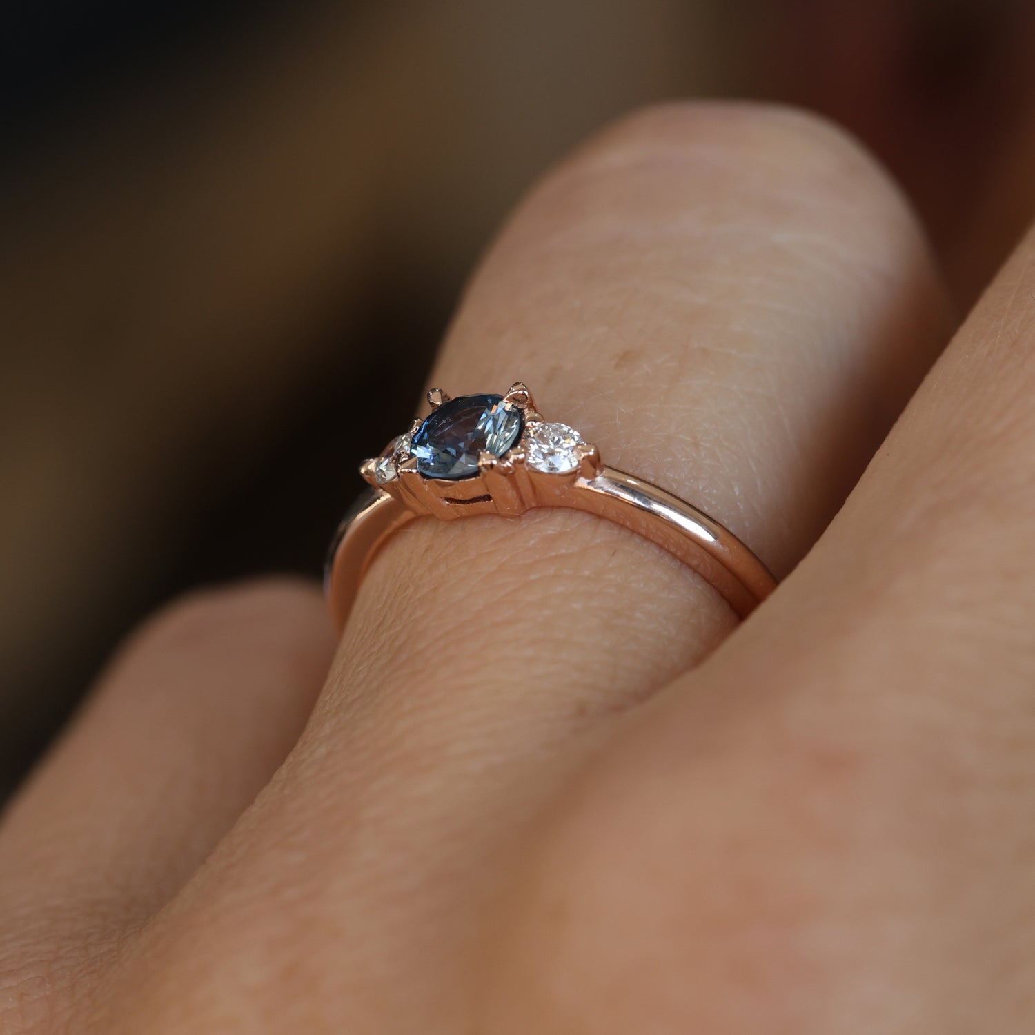 PICCOLO LUNAR TRILOGY / 0.40ct - 4.50mm ROUND MONTANA SAPPHIRE RING ...