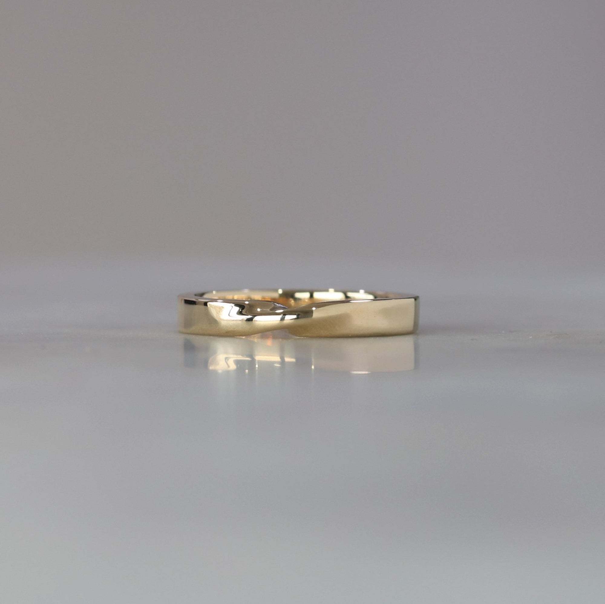 3MM MOBIUS TWIST | WEDDING BAND – Meg Maskell Fine Jewellery