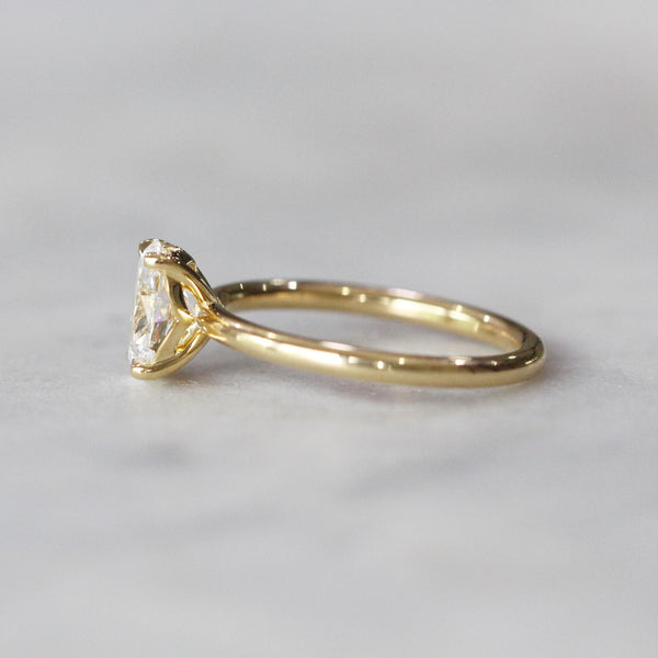 OVAL LAB DIAMOND / SOLITAIRE - Meg Maskell Fine Jewellery